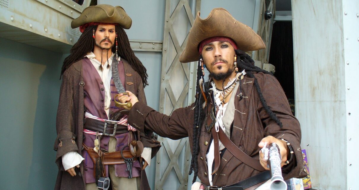 How To Dress As A Pirate This Coming Halloween - A Basic Guide ...